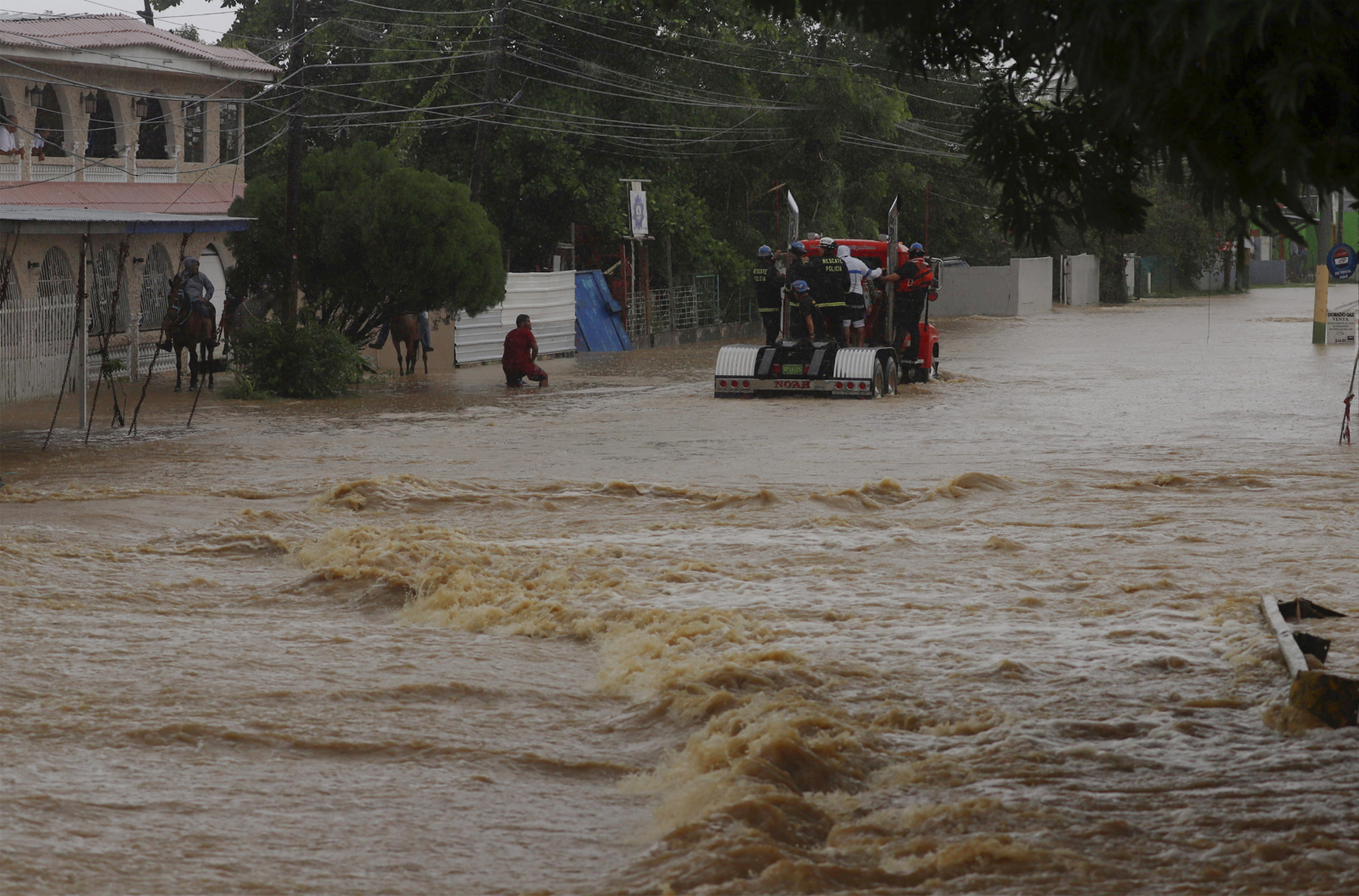 Puerto Rico pide a EE UU declarar desastre mayor los daños por Fiona