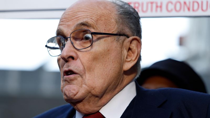 Condenan a Rudy Giuliani a pagar US$148 millones por difamar a dos ...