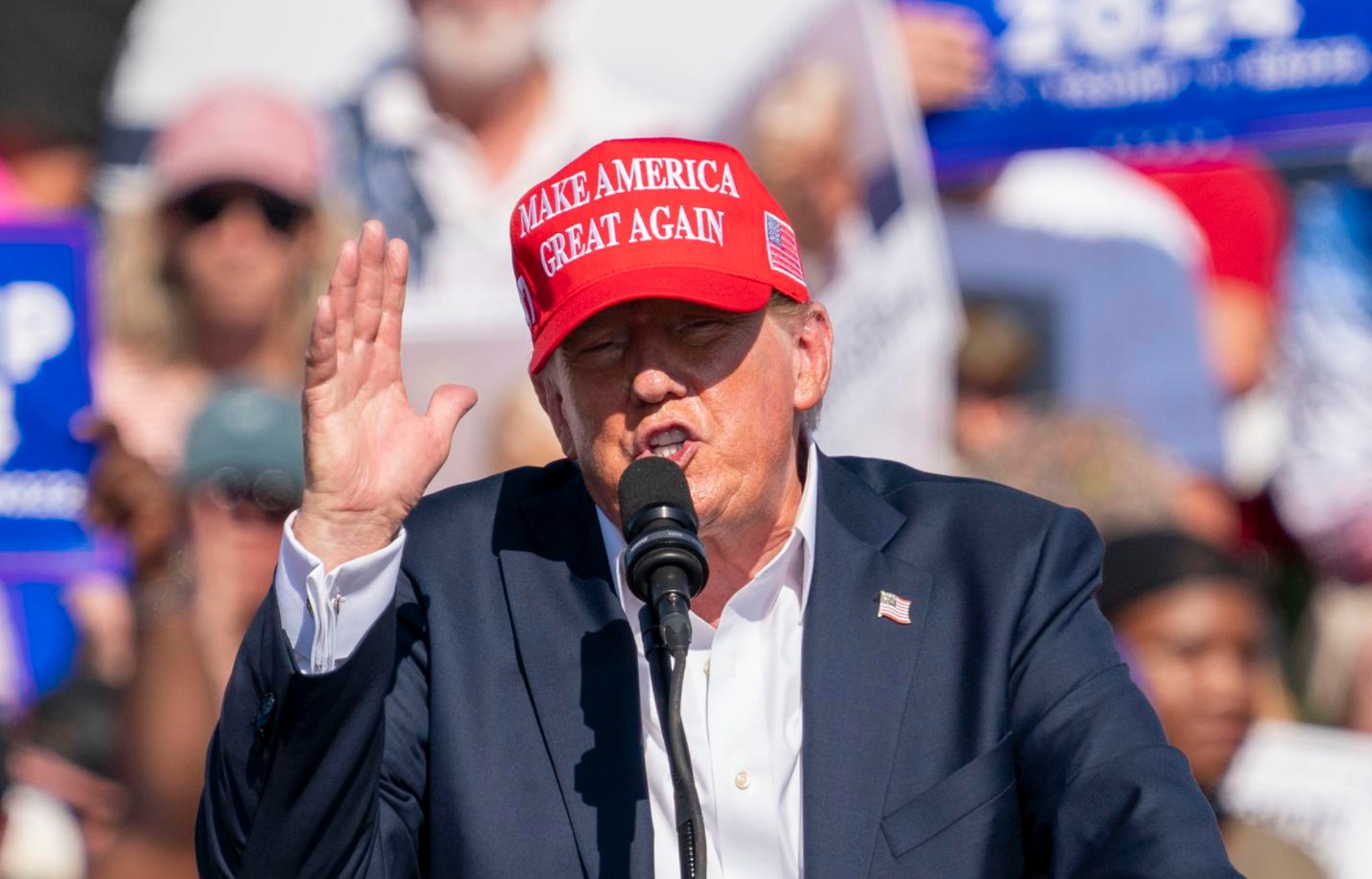 Trump demanda al Departamento de Justicia por allanar su residencia en Florida en 2022 - EL NACIONAL