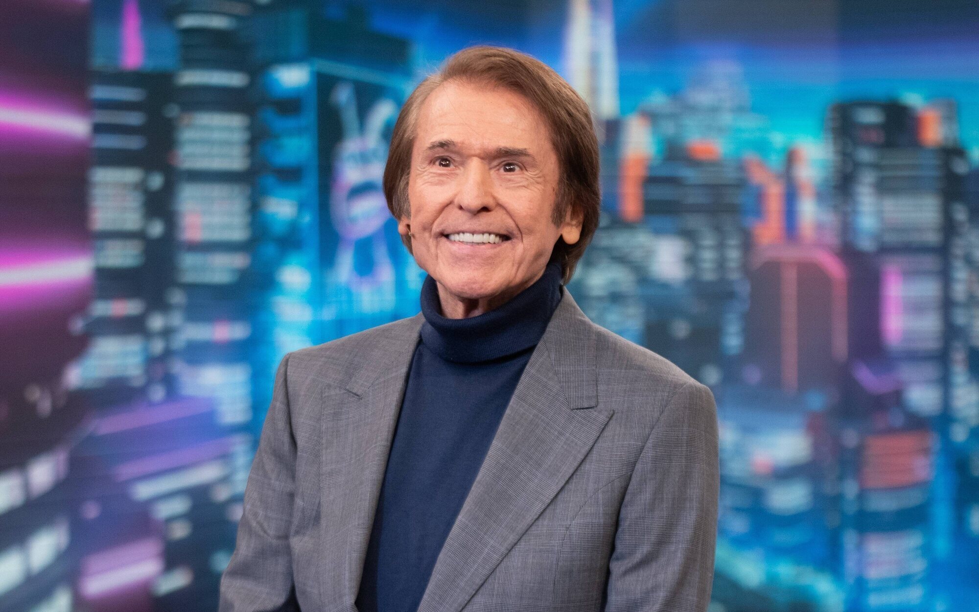 Raphael canceló sus conciertos en Madrid mientras se recupera