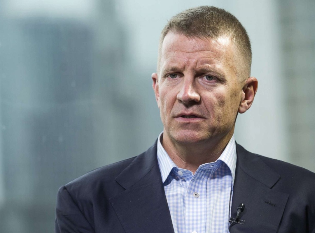 Erik Prince acusa al partido de Luisa González de ser aliado de Maduro