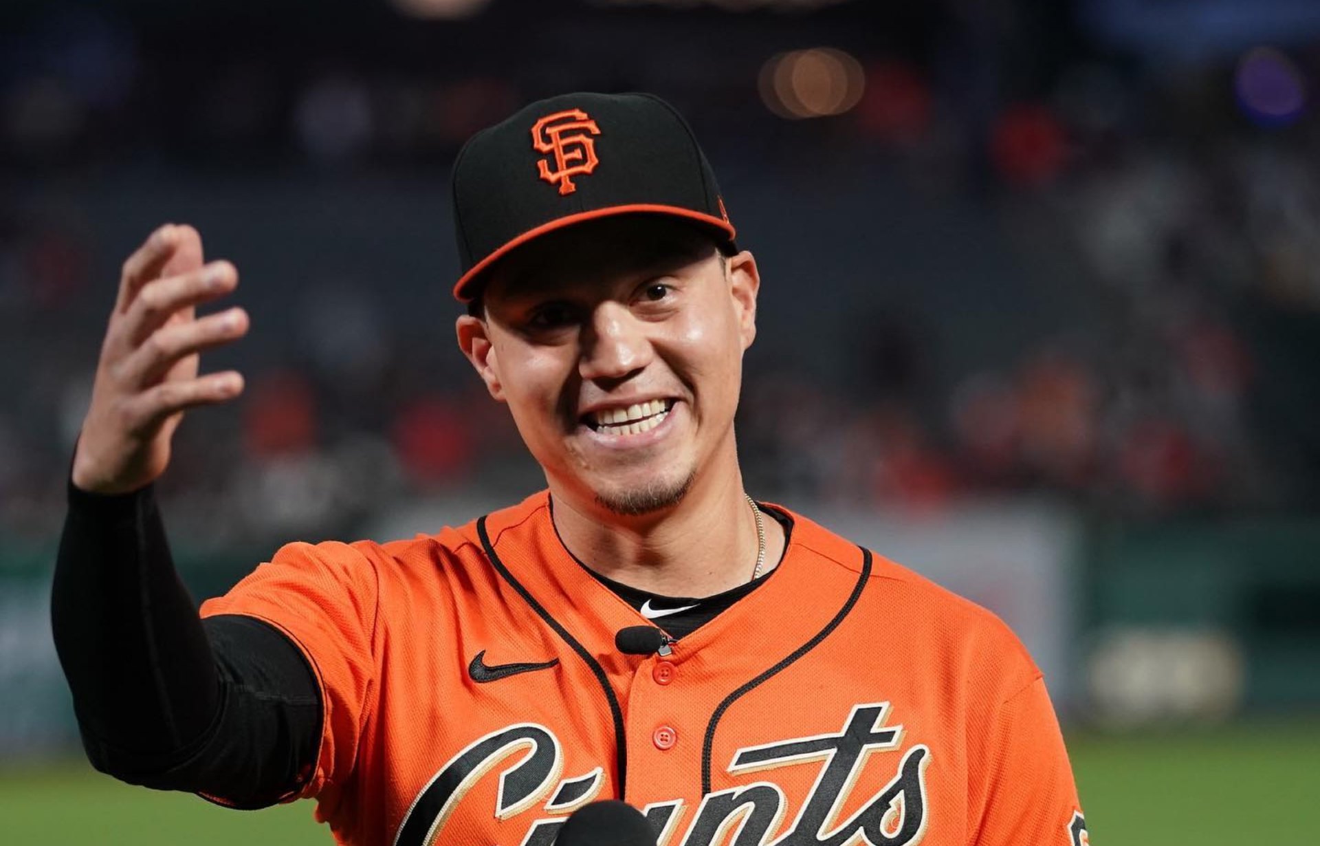 Wilmer Flores, el primer venezolano en registrar tres jonrones y ocho ...
