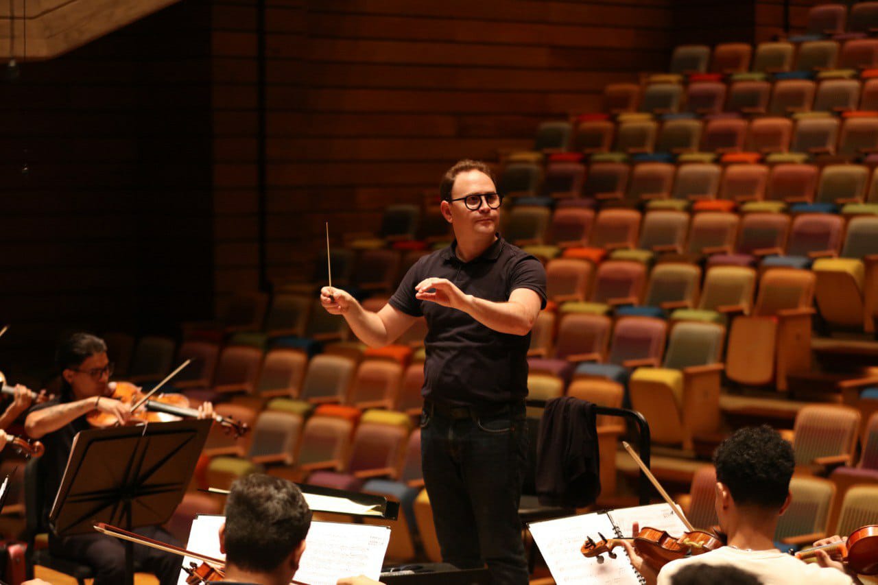 Christian Vásquez dirigirá la 5° Sinfonía de Mahler en la Sala Simón ...