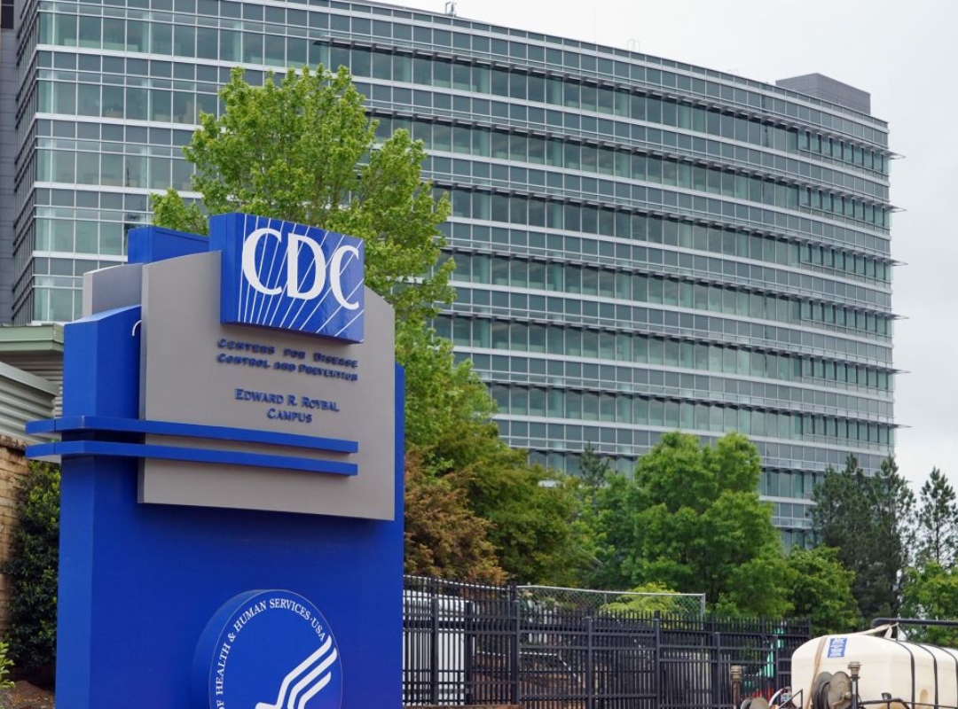 Hombre armado asesinó a policía y luego se quitó la vida cerca de los ...