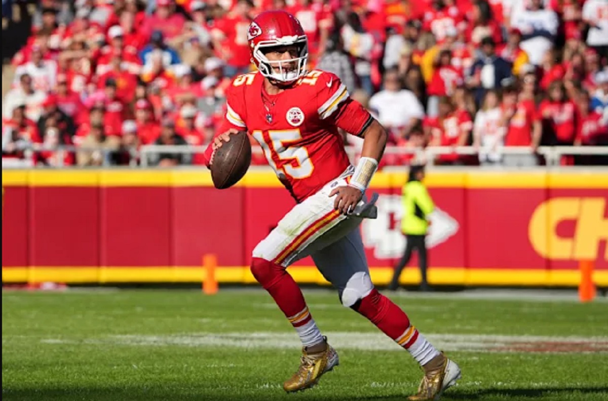Mahomes cumple su sueño de jugar en Día de Acción de Gracias