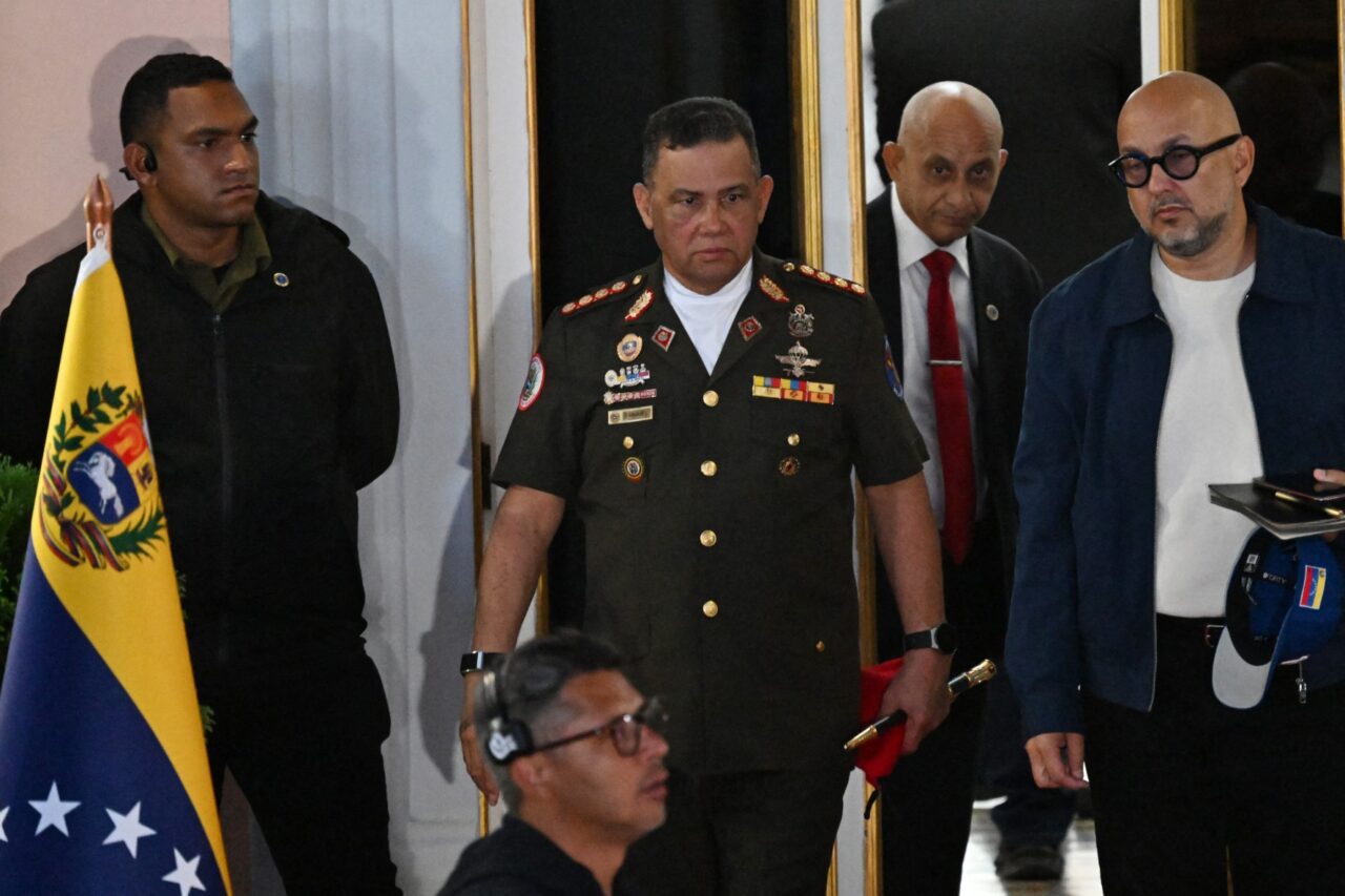 González López: de señalado por la ONU a ministro de la Defensa